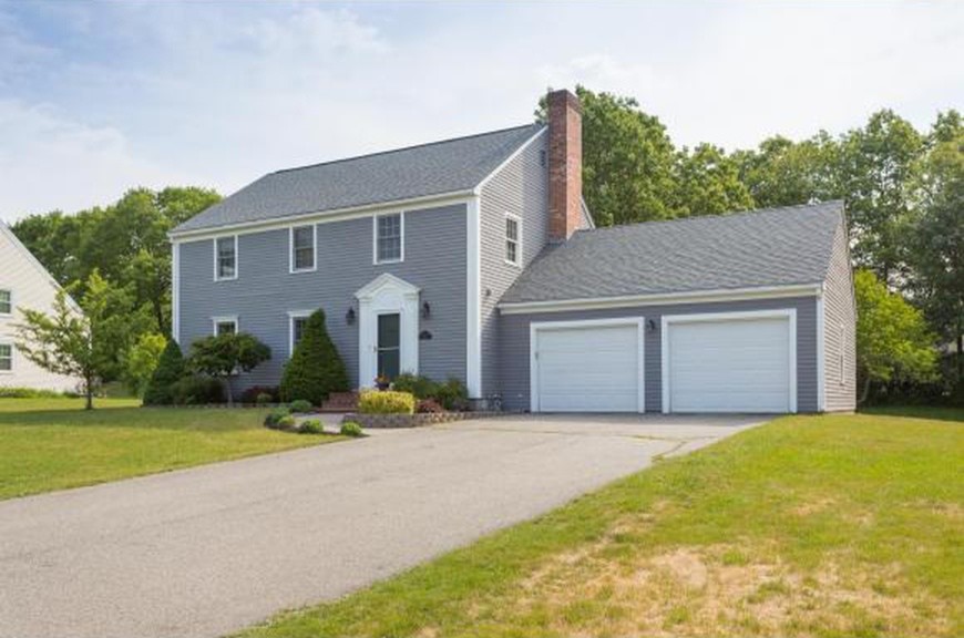 Help with updating exterior of 80's side hall colonial