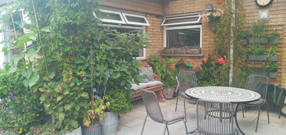20 Patios That Incorporate Lush Planting | Houzz UK