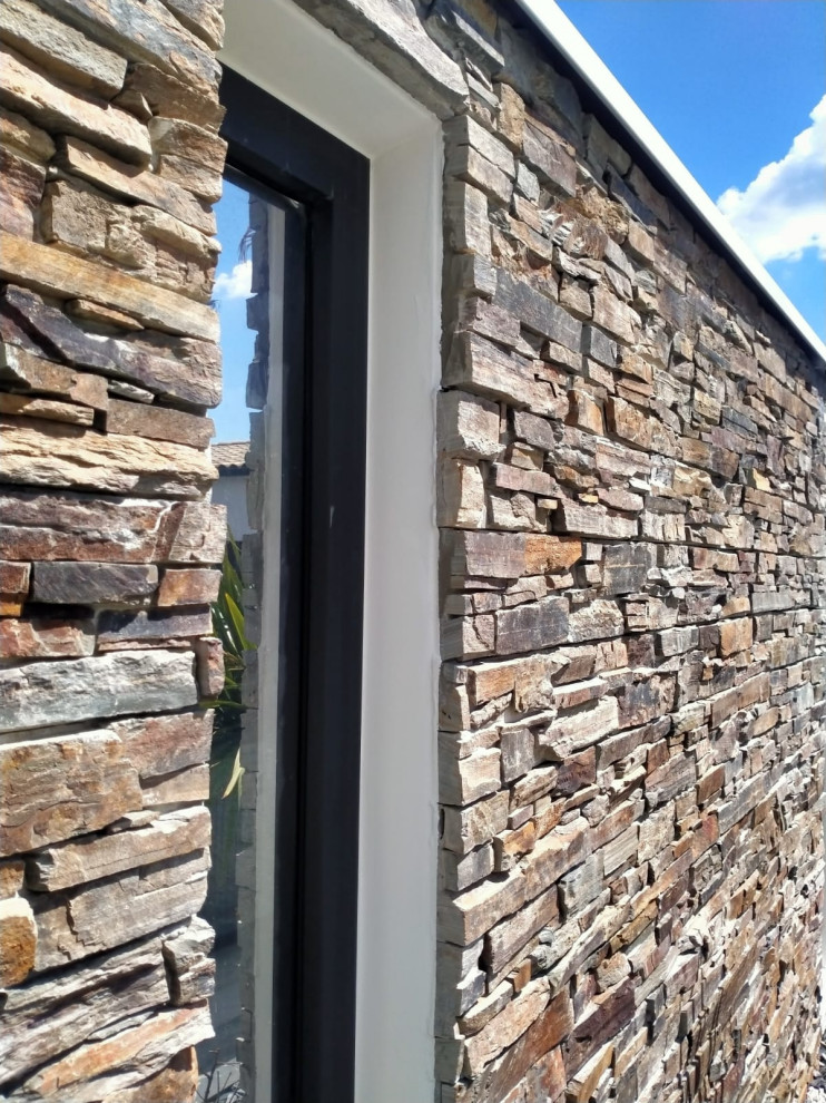 Lissage et mise en peinture des façades et pose de mur en parement de ...