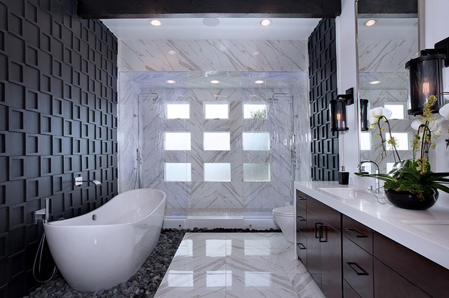 9 Elegant Examples of Black in the Bath