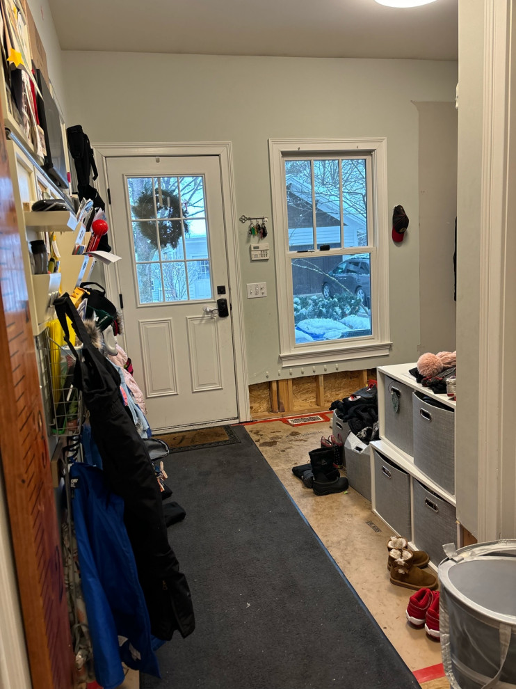 Mud Room Ideas - family of 6 | Houzz Forum