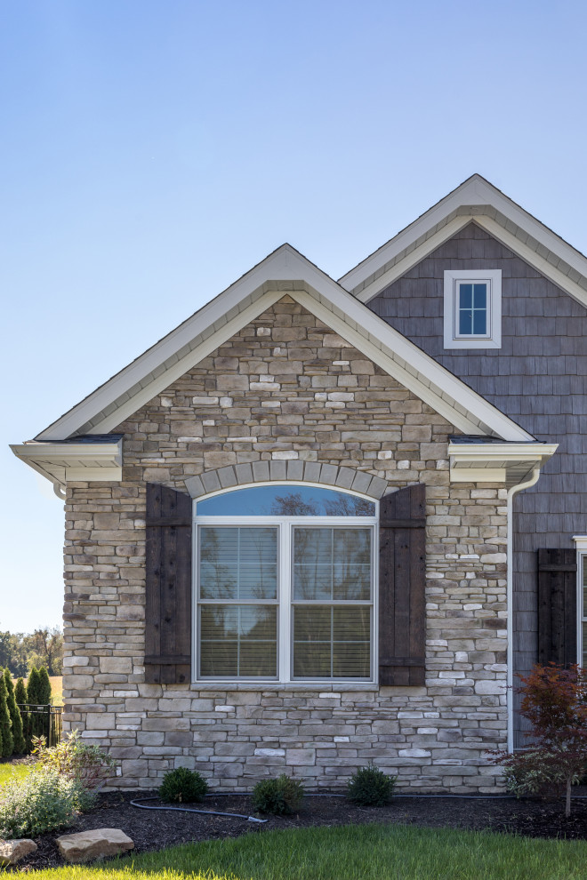 Bella Ledgestone Proflle - Exterior - Cleveland - by Casa Di Sassi | Houzz