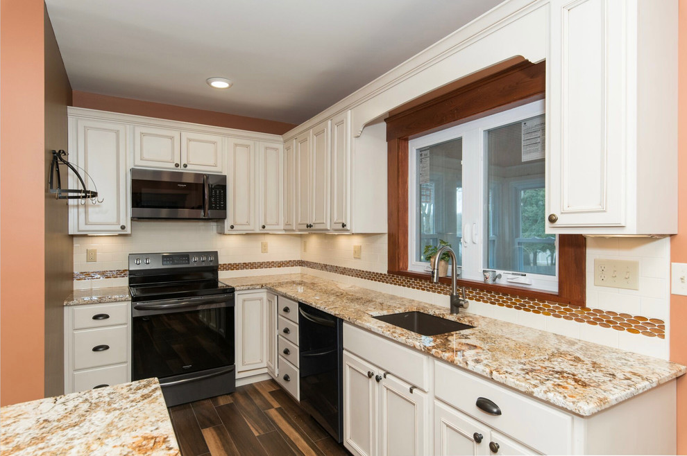 Kitchen Renovation - Traditional - Kitchen - Bridgeport - by Eve Leslie ...