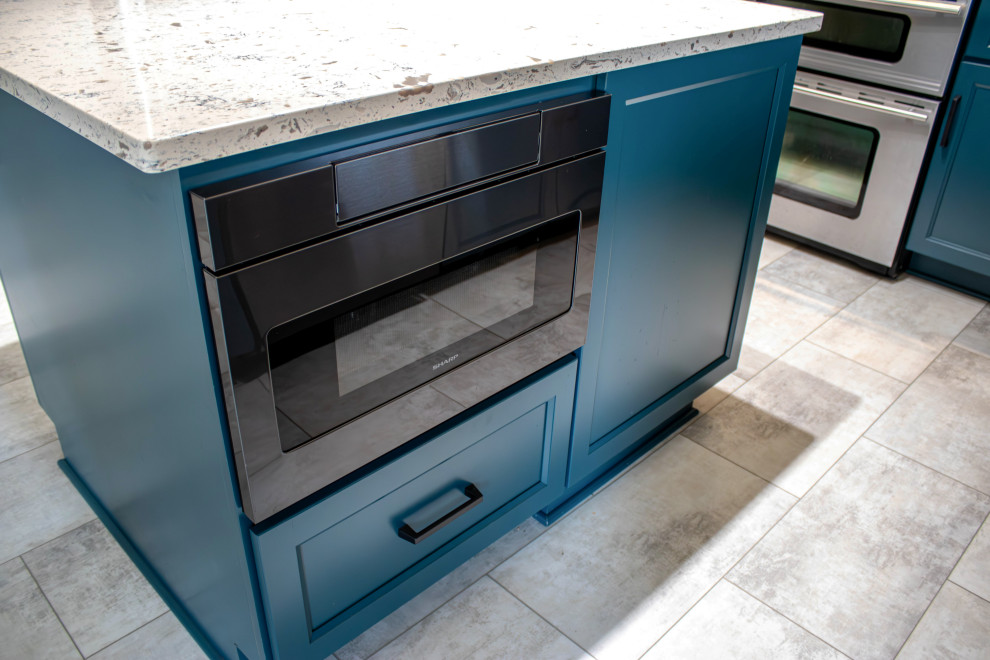 Two Tone Teal and Cream Kitchen with Romano White Quartz Countertop ...