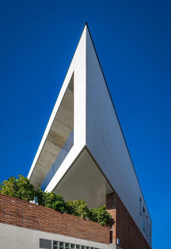 Arquitectura esquinera y moderna de la fachada - Modern - Exterior ...