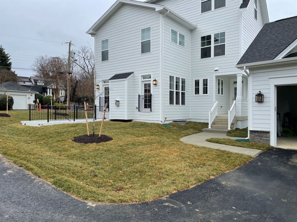 Privacy Design Ideas for Awkward Backyard