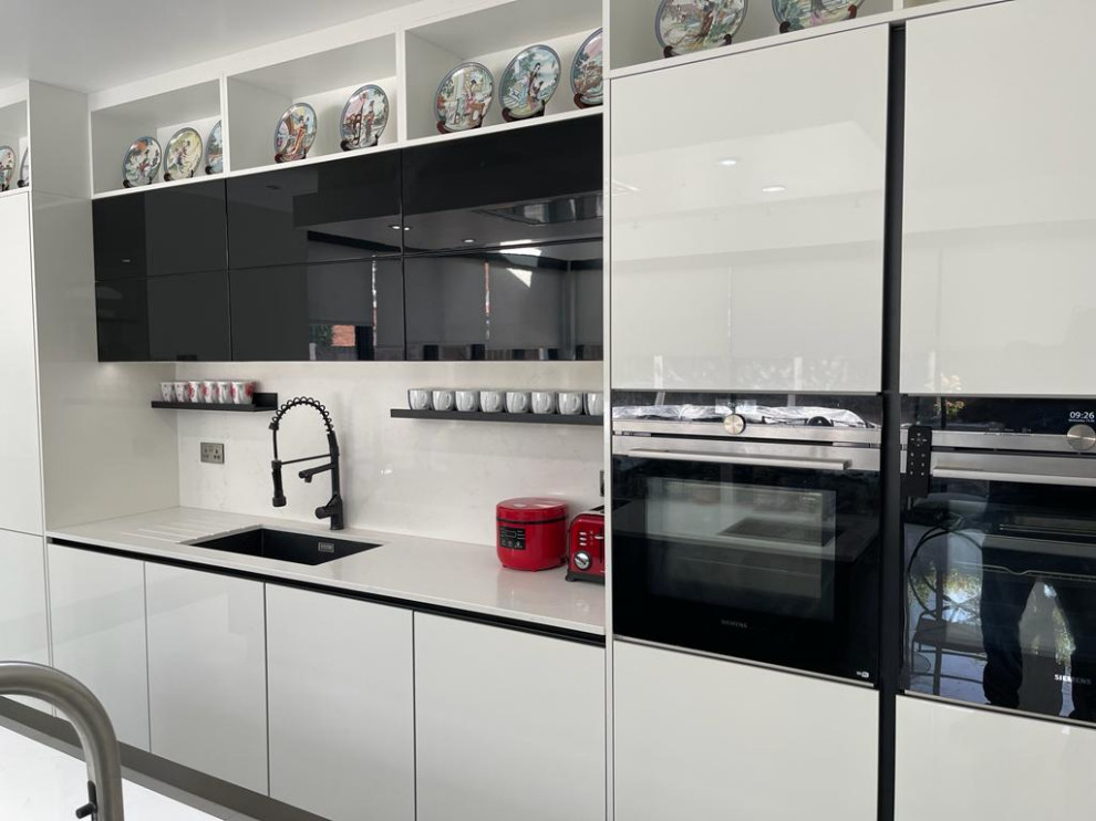 Hacker German made kitchen Systemat designed, supplied and installed by Hampdens - Modern ...
