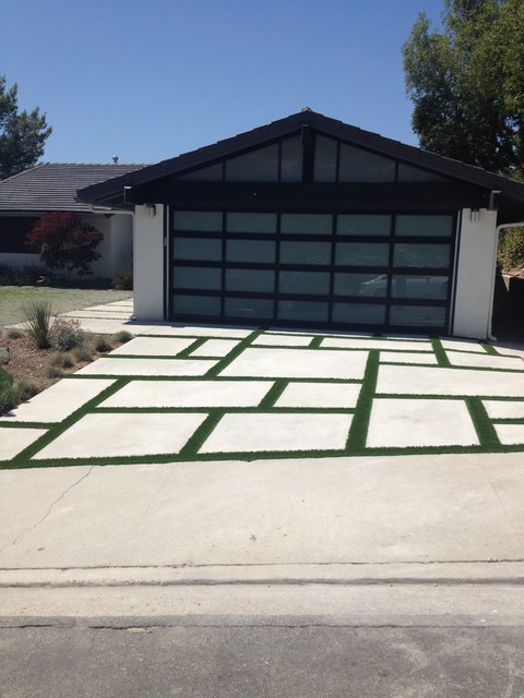 Front Yard Landscaping - Modern - Garage - Los Angeles - by Artificial ...