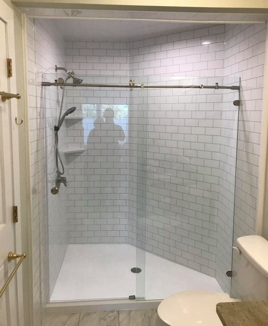 Othello Subway simulated-tile shower - Moderne - Salle de Bain - Autres ...