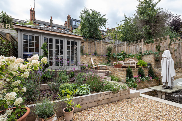 Professional Ideas for Tackling Sloping Gardens and Varied Levels ...