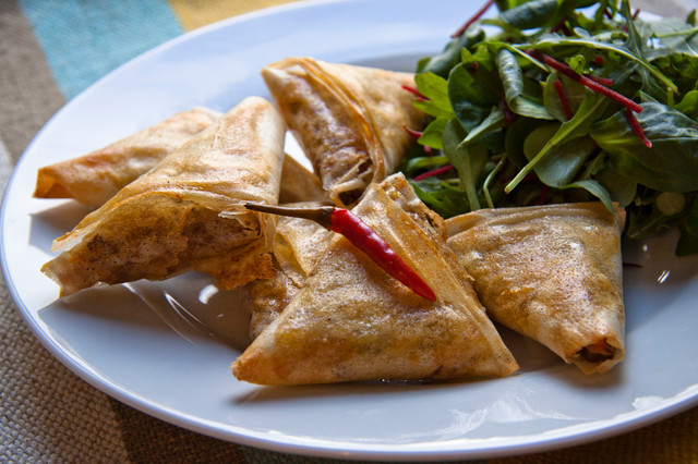 Aux fourneaux : Des samosas à la viande épicée pour un apéro gourmand