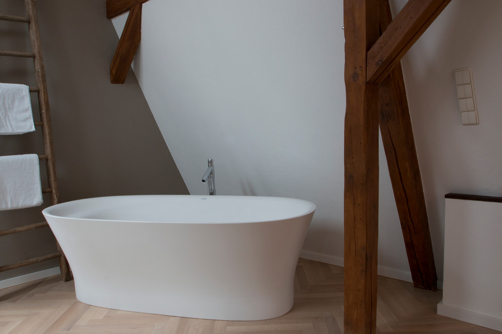 FREISTEHENDE BADEWANNE - Landhausstil - Badezimmer - Berlin - von ...
