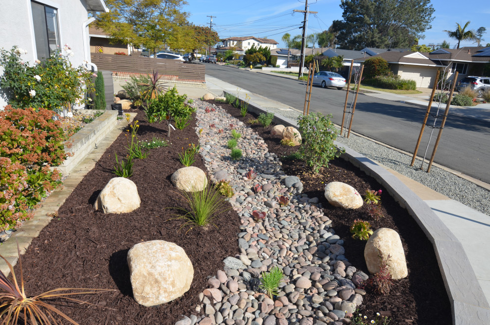 Rock Swale - Contemporary - San Diego - by EcoDesign SD | Houzz