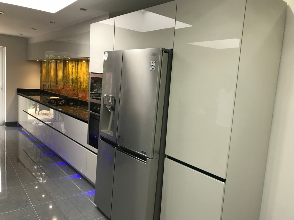 Kashmir grey with Moody blue recess kitchen - Modern - Kitchen - London ...