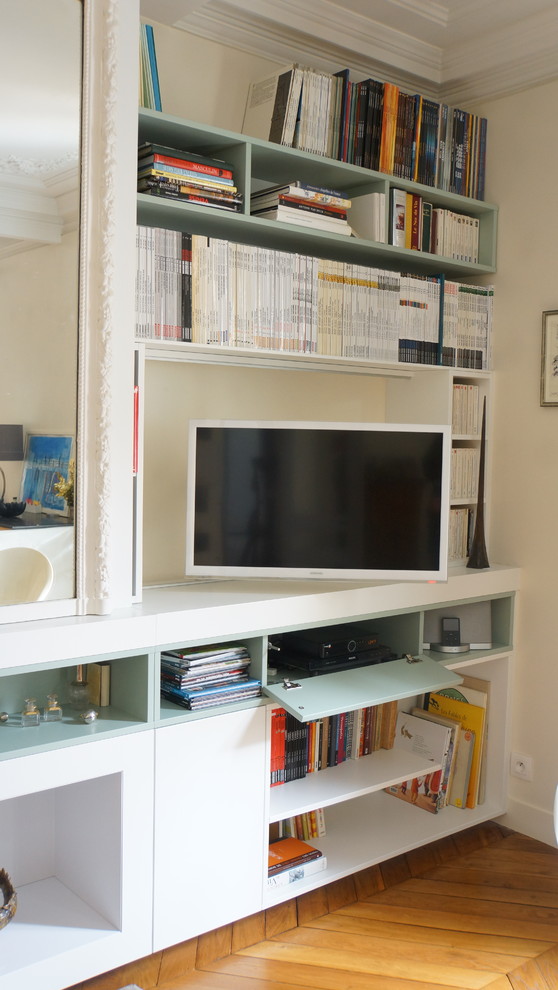 14 rangements jouent à cache-cache dans le salon