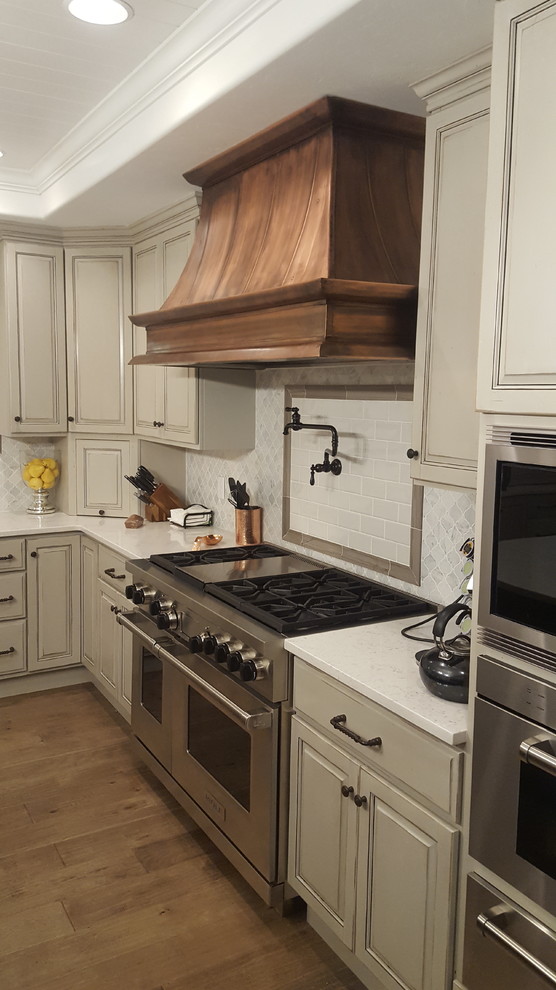 How to Mix Metal Finishes in the Kitchen