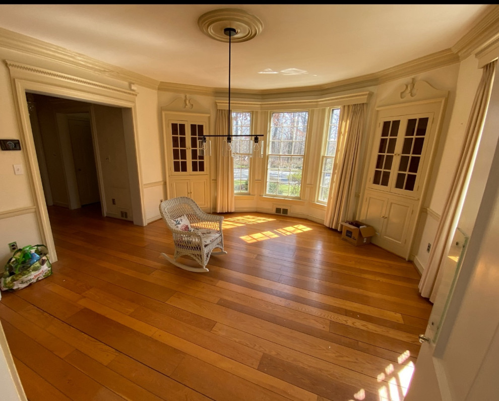 DR corner cabinet question - remove top or no? | Houzz Forum