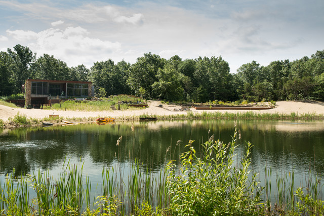 Outdoor Rooms and Naturalistic Plantings Embrace a Dune Landscape