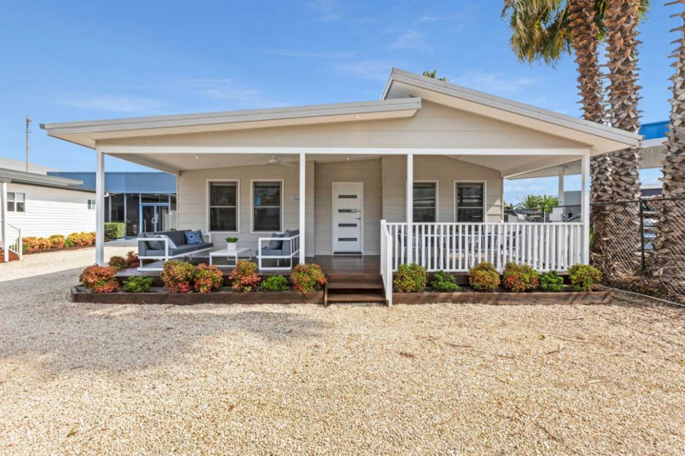 Granny Flat- Two Bedroom Tomaree - Modern - Verandah - Canberra - Queanbeyan - by Cubitt's ...