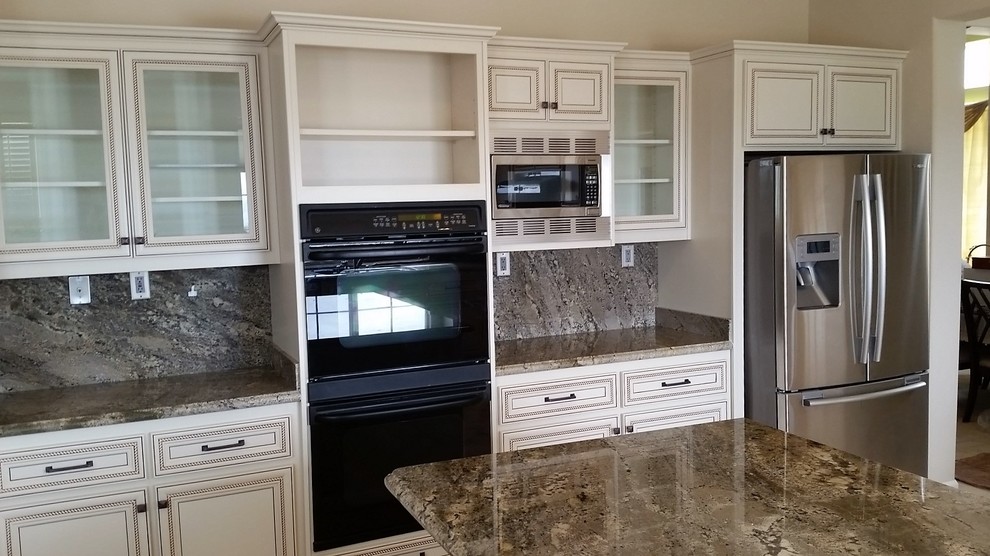 8 Beautiful Ways to Work Glass Into Your Kitchen Cabinets
