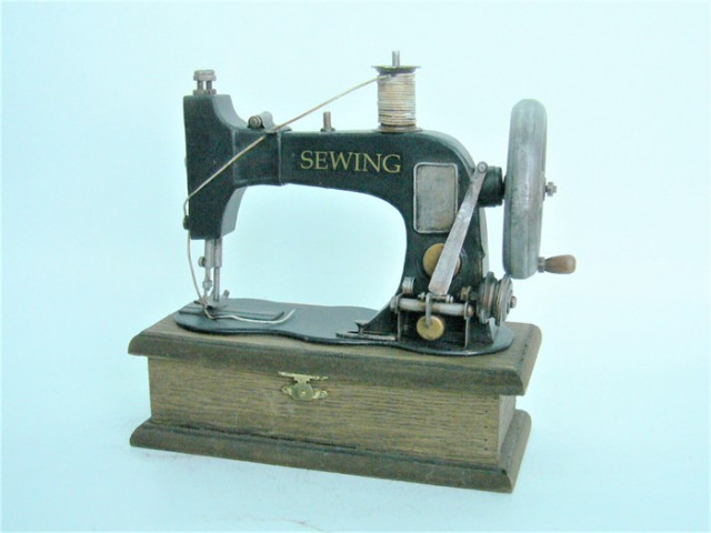 Vintage Style 1920's Decorative Sewing Machine Box - Industrial ...