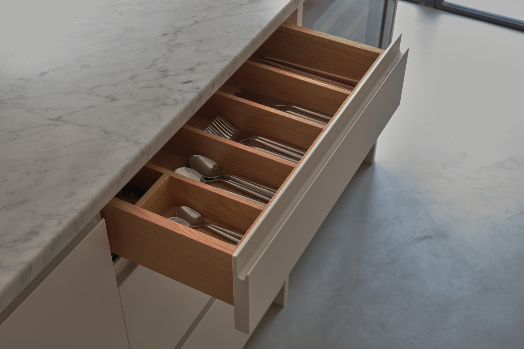 Kitchen Tour: A Warm, Inviting Space Designed for Two Keen Cooks | Houzz UK