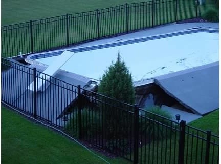 Pool builders or owners on clay soil. Pic & question...