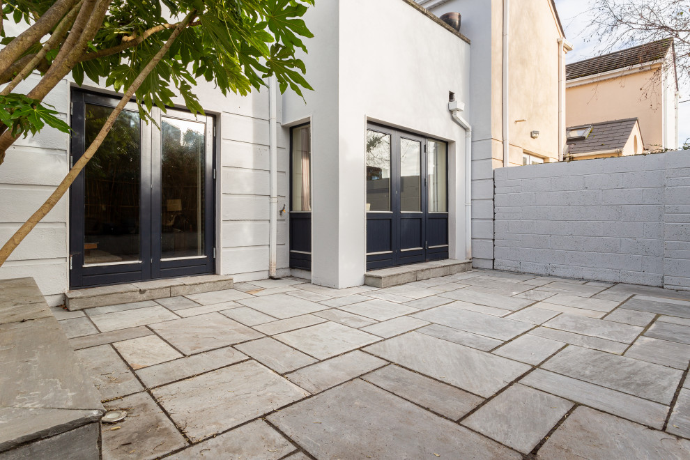 Kandla Gey Paving Slabs | Garden Slabs | Mews House - Modern - Patio ...