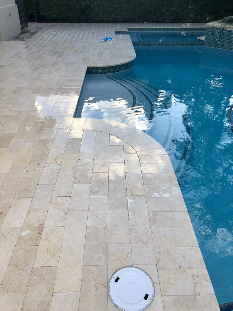 Marble, turf, tile and pool resurface - Rétro - Piscine - Miami - par ...