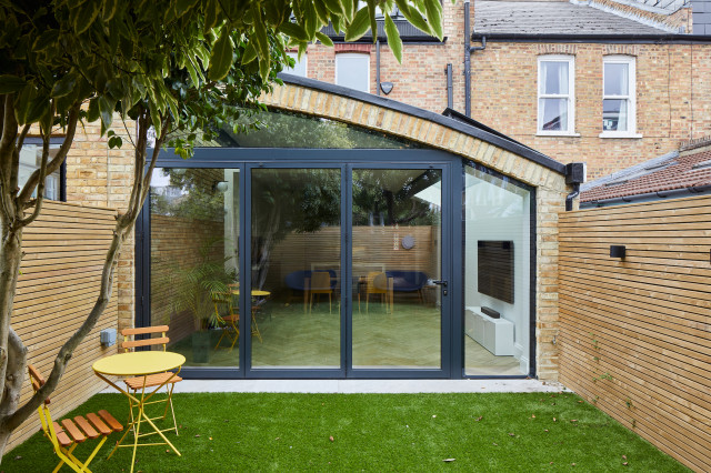 Room Tour: A Curved-roof Extension for a Victorian Terraced House ...
