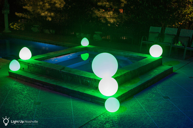 LED Illuminated Spheres at home in Brentwood, TN - Nashville - di Light ...