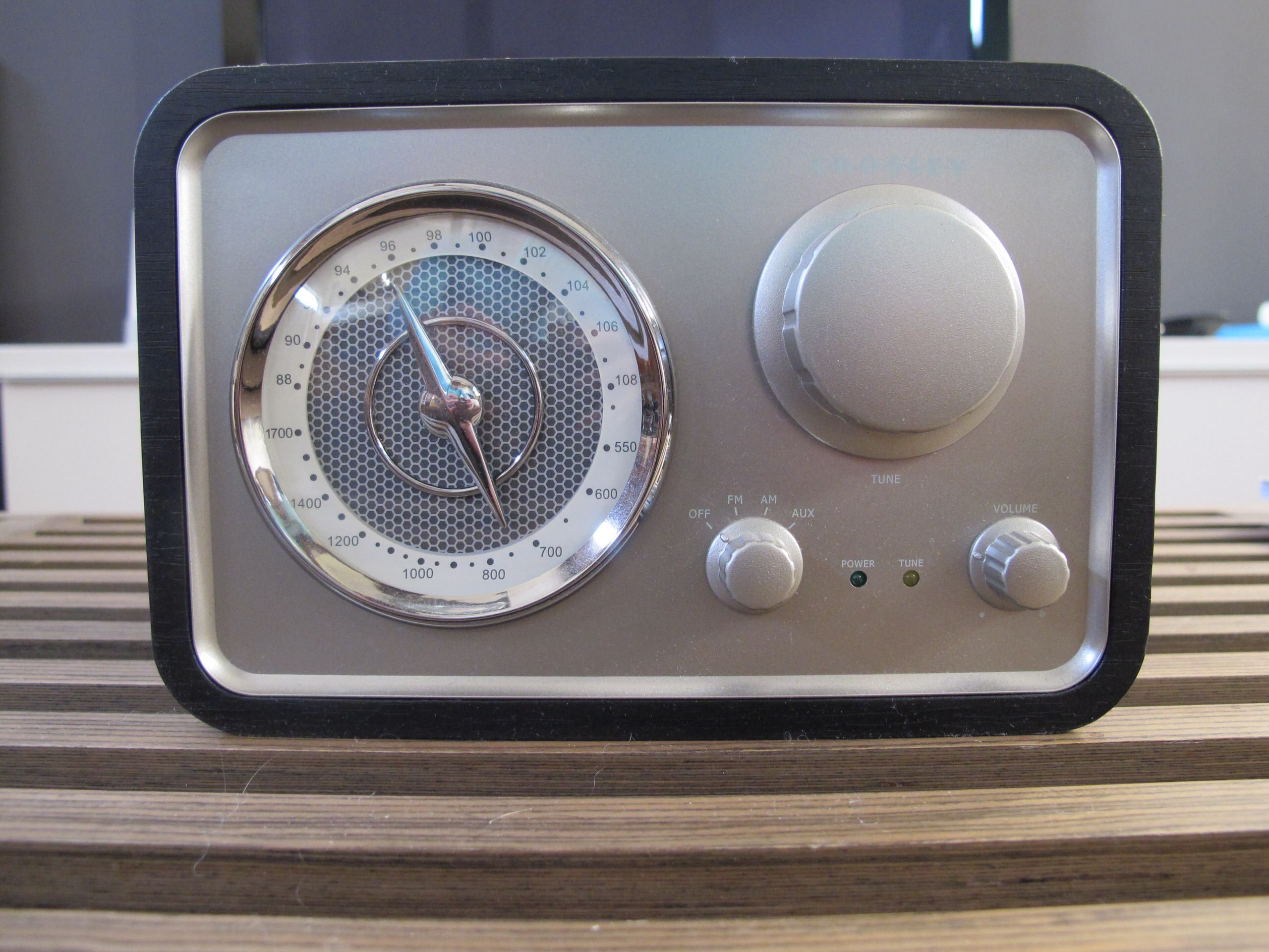 Tune In to Vintage Radios as Home Decor