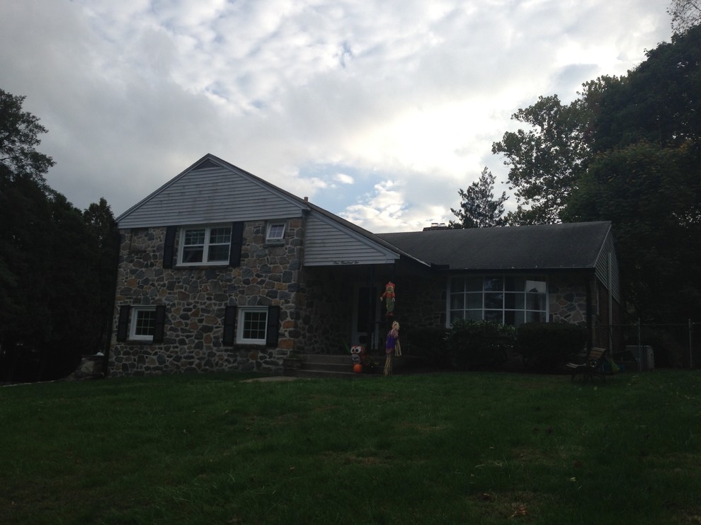 Split level needs exterior facelift or design help! | Houzz Forum