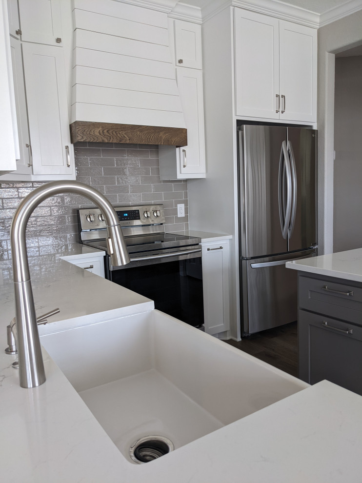 Modern farmhouse kitchen - Farmhouse - Kitchen - Houston - by Prime ...