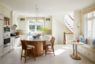 This Traditional Atlantic Beach Kitchen is Flaunting its Curves ...