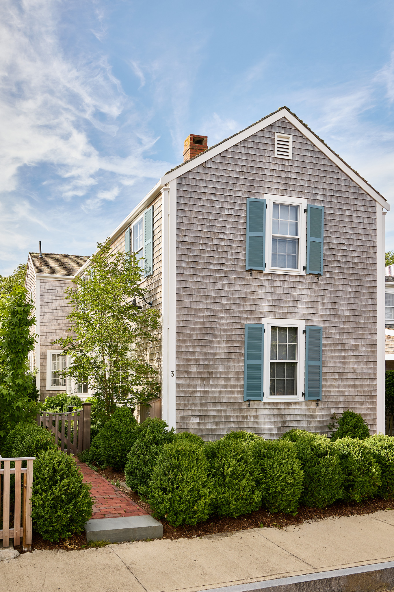 Nantucket Style House Plans Low Houzz Tour: Moody Makeover For A