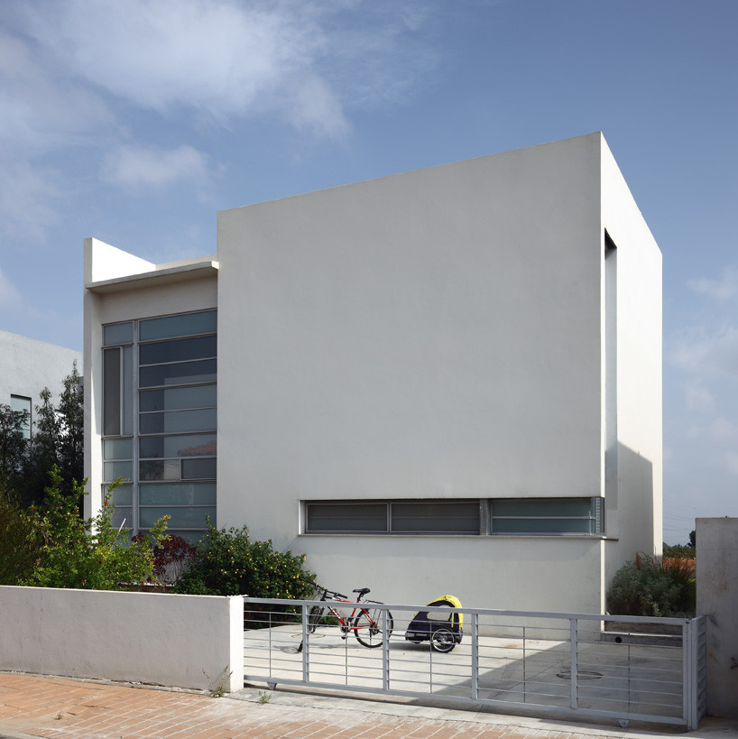 Ribbon Windows: Openness, Privacy and Cool, Modern Design