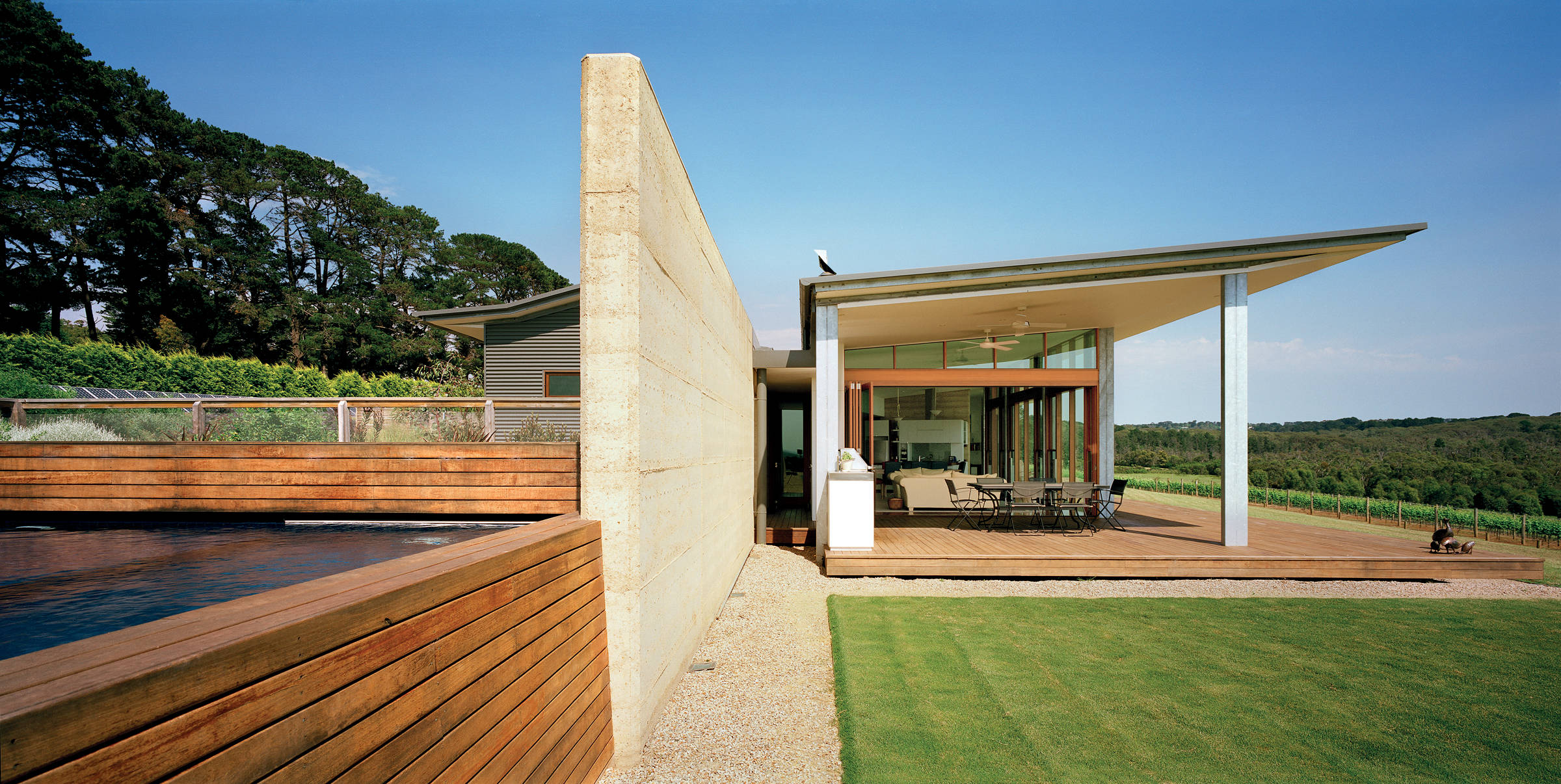 Rammed Earth Wall Pros and Cons for Modern Homes - Blogarithm
