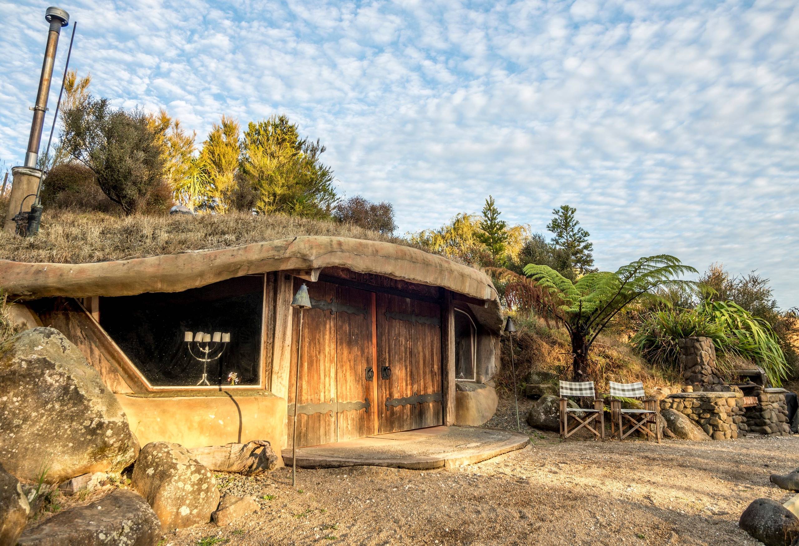 Rustic Cabin Hobbit Homes Hobbit House Log Construction | Inhabitat