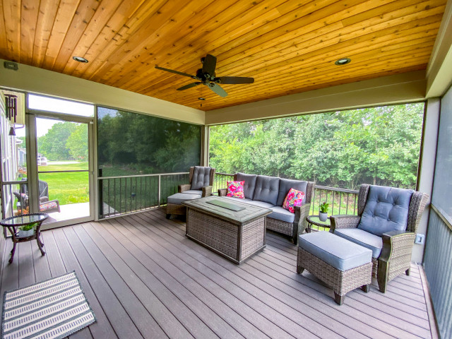 Screen Room with Composite Decking and Solar Screen - Terrasse en Bois ...