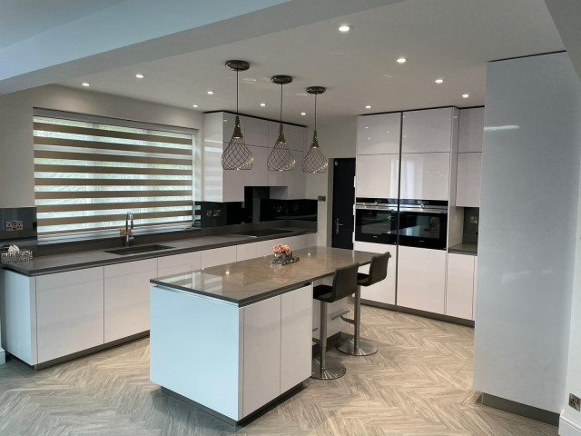 Hacker German made kitchen designed and installed by Hampdens KB in white gloss - Modern ...