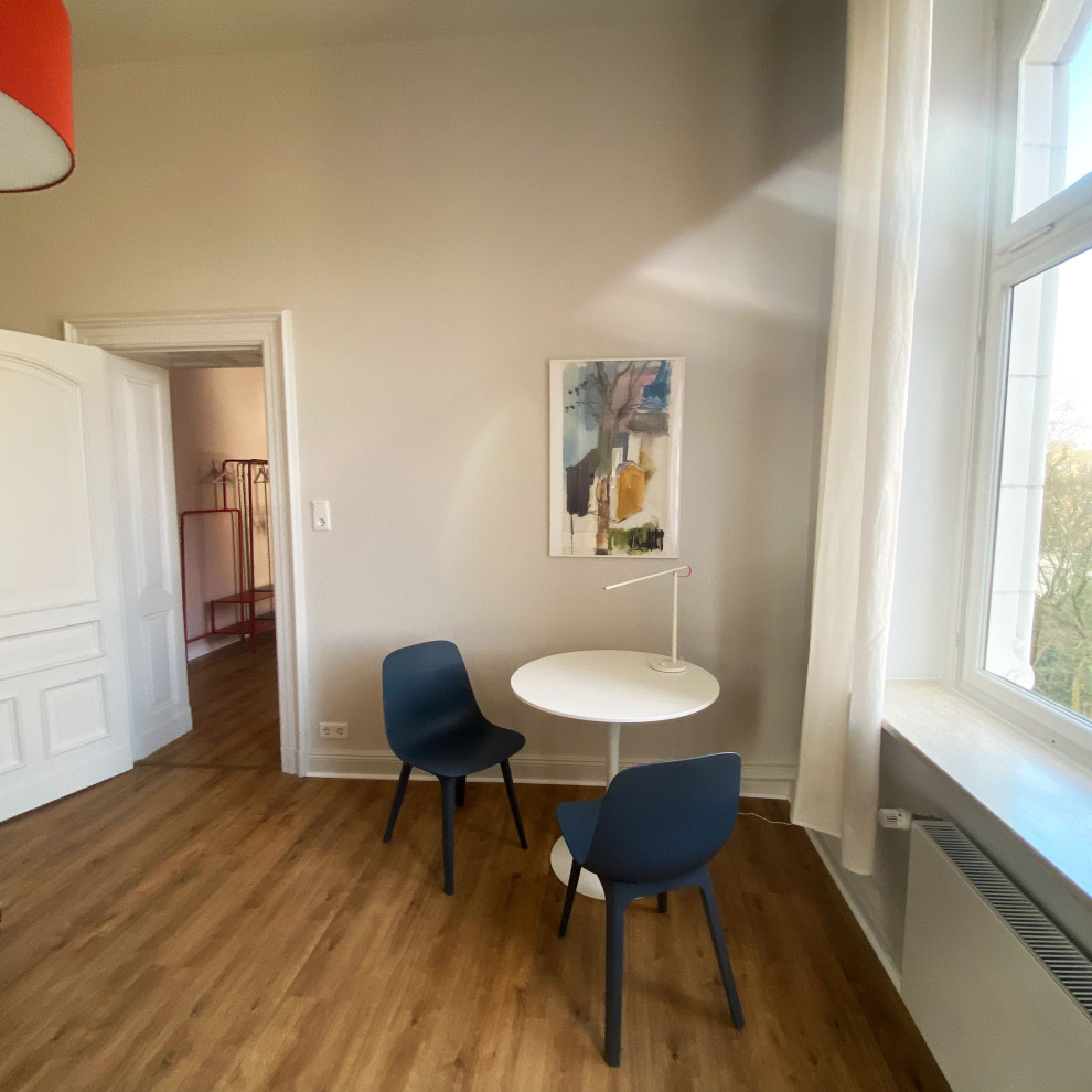 Lichte Farben für eine Büroetage mit Gästebereich - Modern ...