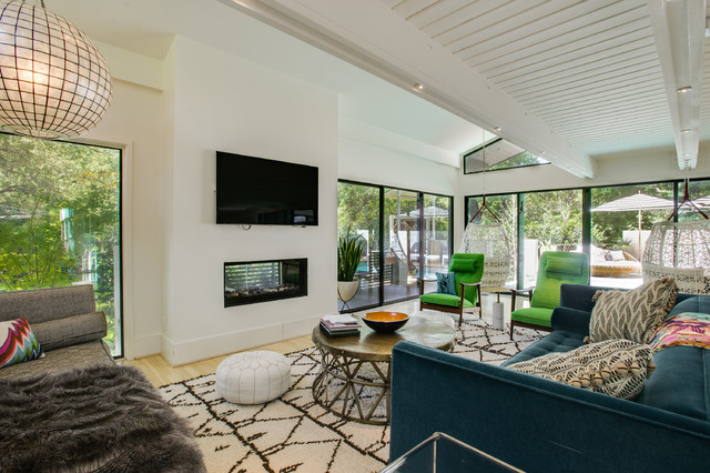 Room of the Day: A Sunroom Shines Bright in a Renovated 1970s Home