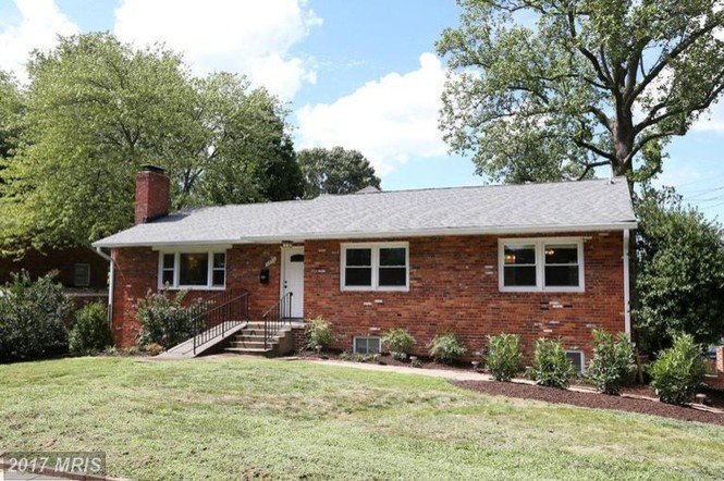 Just purchased this Red Brick Ranch with an great interior -need ideas