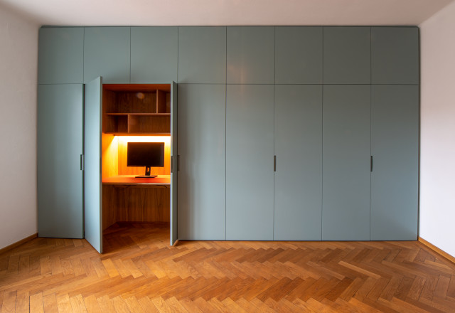 Elegantes Schrank Mit Integriertem Tisch Bilder