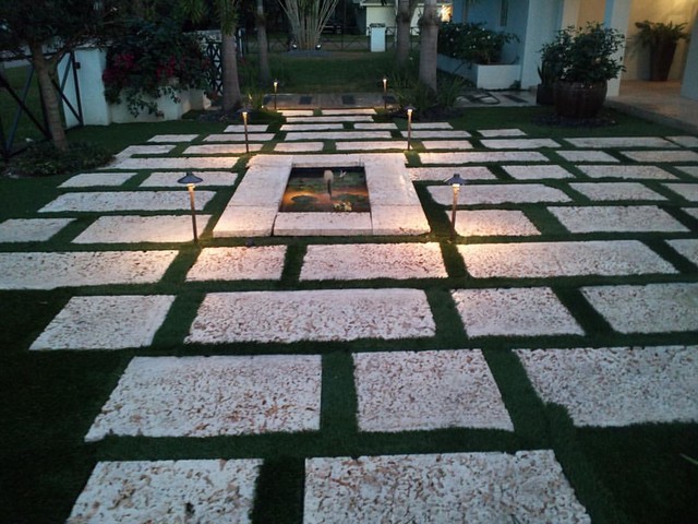 Elegant Oolite Fountain - Landscape - Miami - by Amazing Outdoors Miami