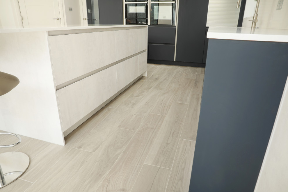 Pronorm Handless in Midnight Blue & Oxide concrete with Cimstone ...