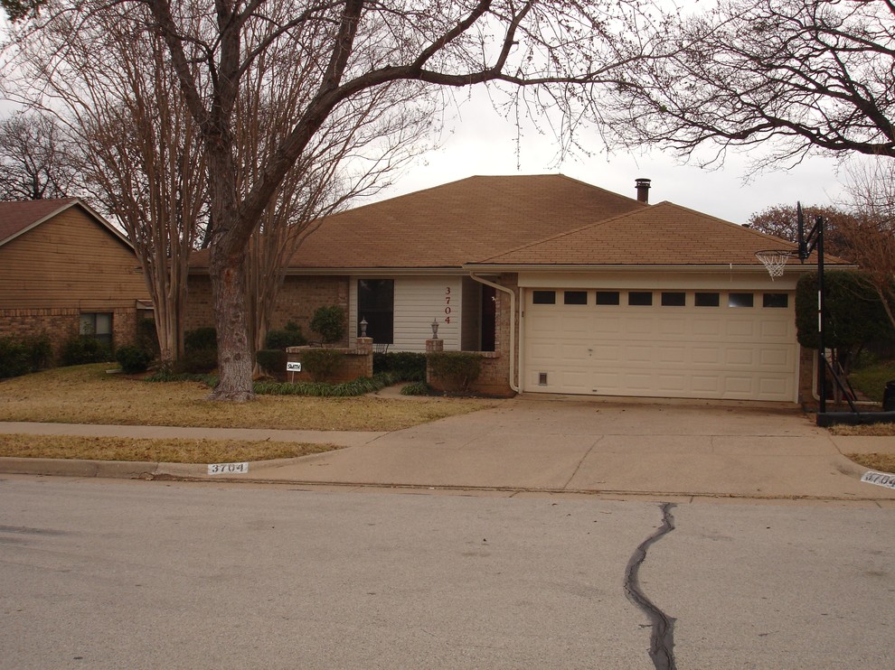 Need help with exterior 80s ranch!