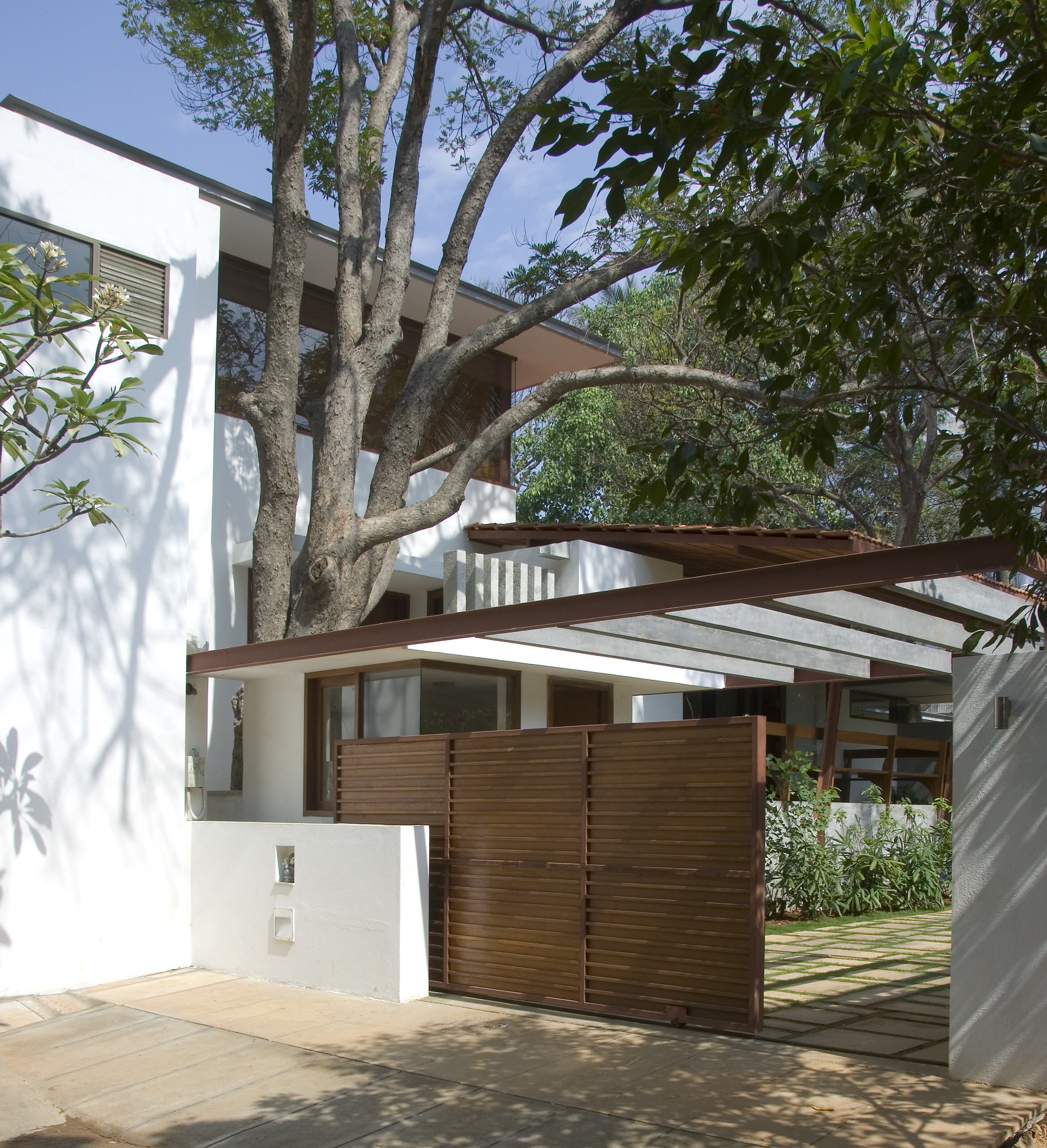 25 Strong Boundary Wall & Side Gate Designs