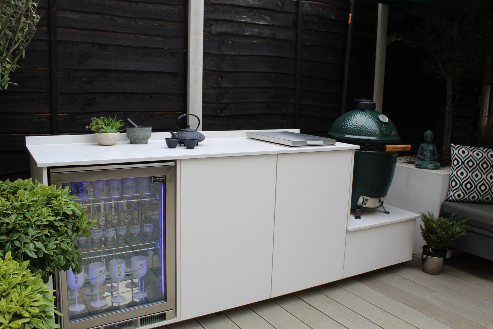 Straight Line Outdoor Kitchen With Big Green Egg - Modern - Deck ...